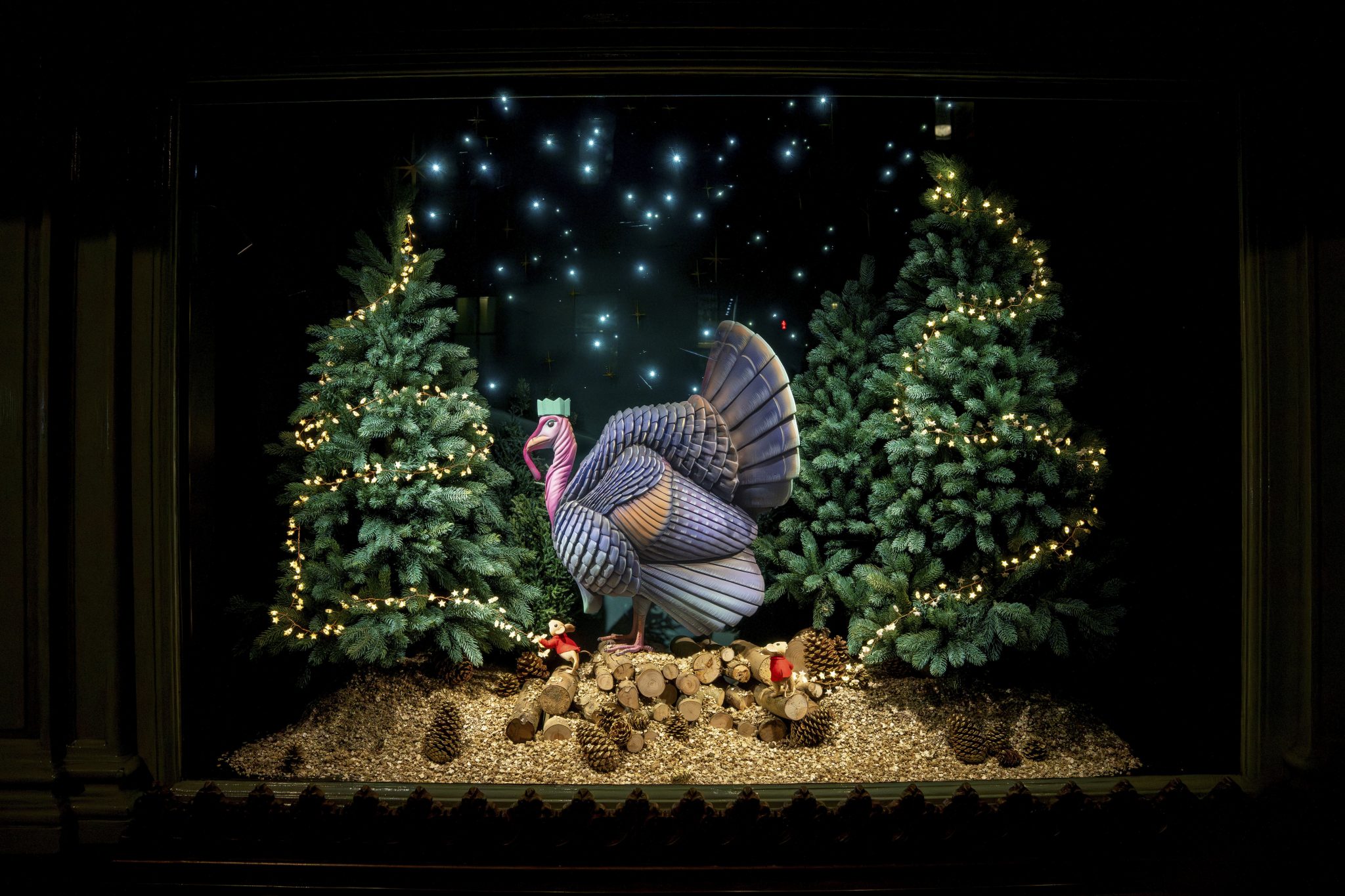 The Magic of London’s Christmas Windows - Radio Christmas